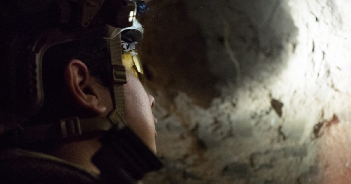 Dismantling a 2000-pound aerial bomb in Gaza | UNOPS