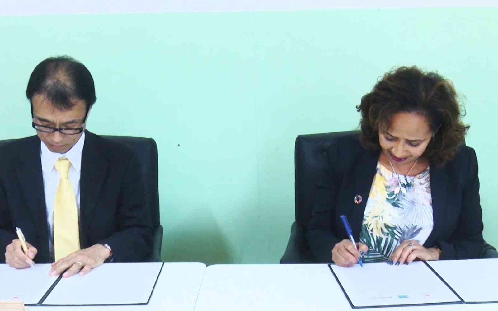 Executive Board Members visit UNOPS-KOICA project in Kampala | UNOPS