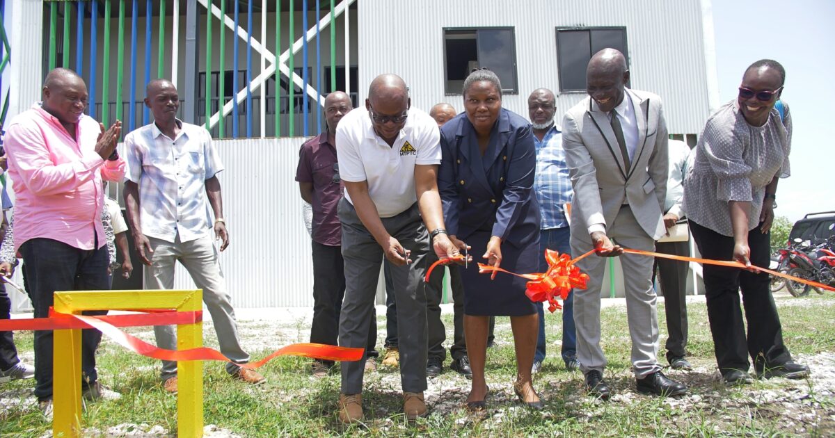 Un nouveau centre va améliorer l’entretien des routes en Haïti | UNOPS