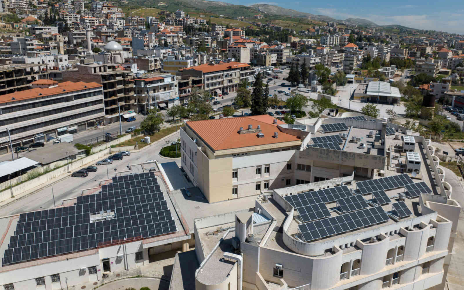 Dismantling a 2000-pound aerial bomb in Gaza | UNOPS