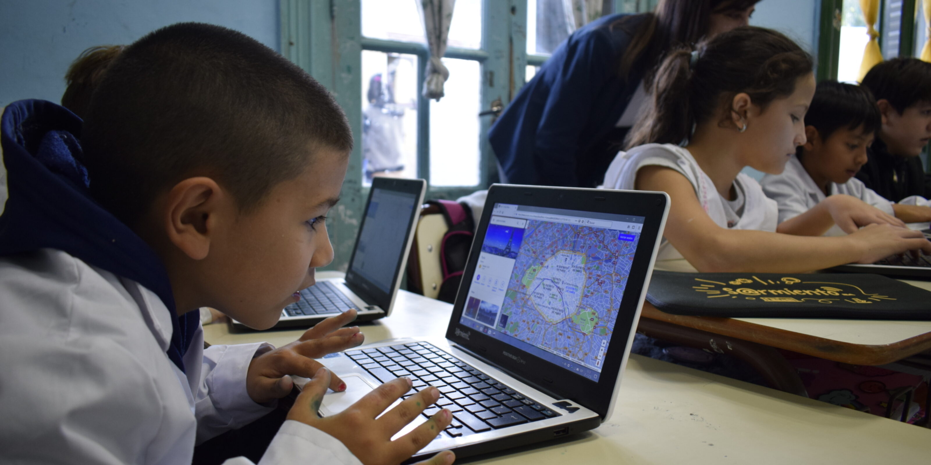Mejora de la educación digital en Argentina | UNOPS